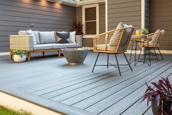 How to Frame a Deck for a Picture Frame Border - AdvantageLumber Blog