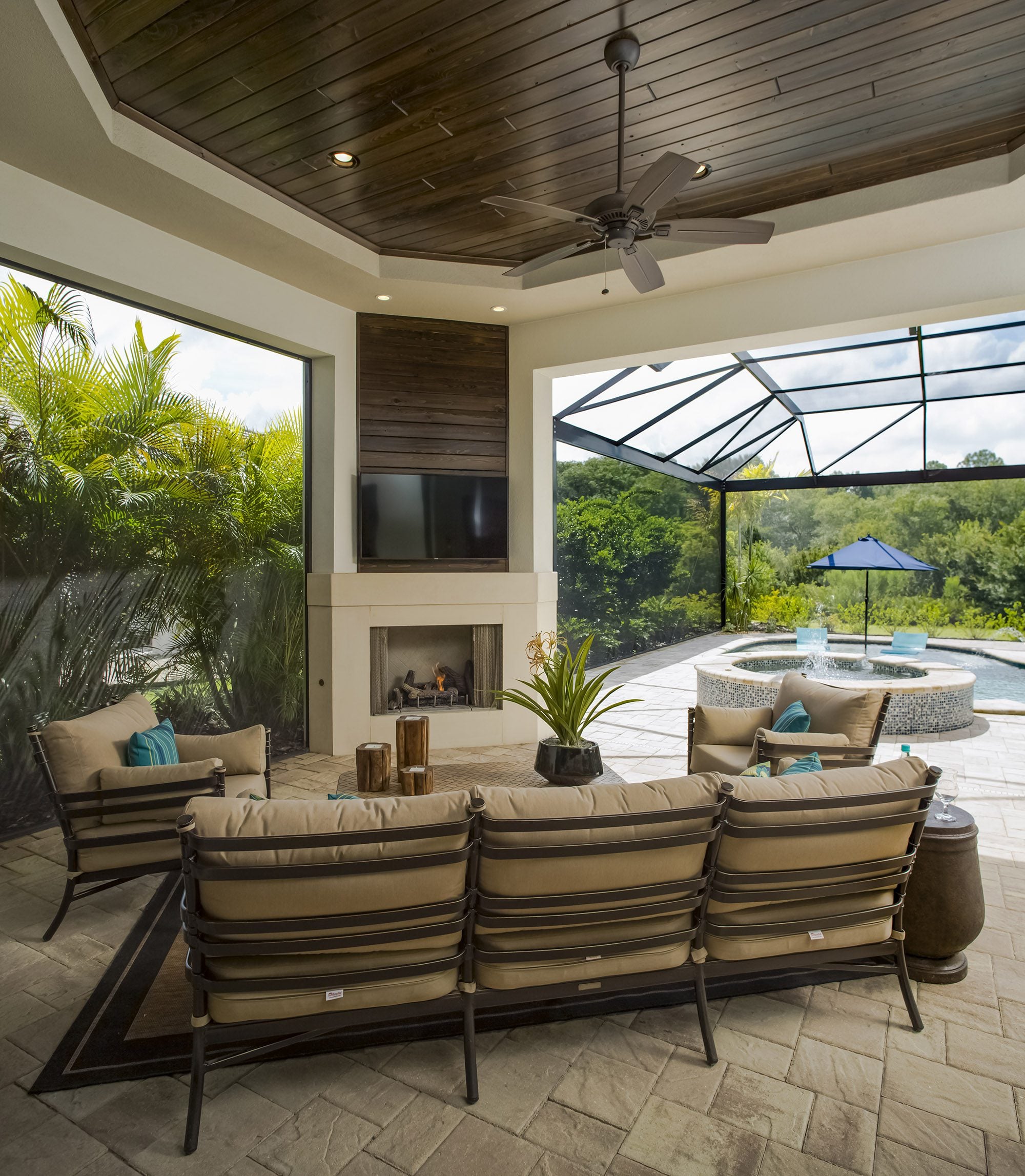 Outdoor Lanai Wood Ceiling: A Trend on the Rise - AdvantageLumber Blog