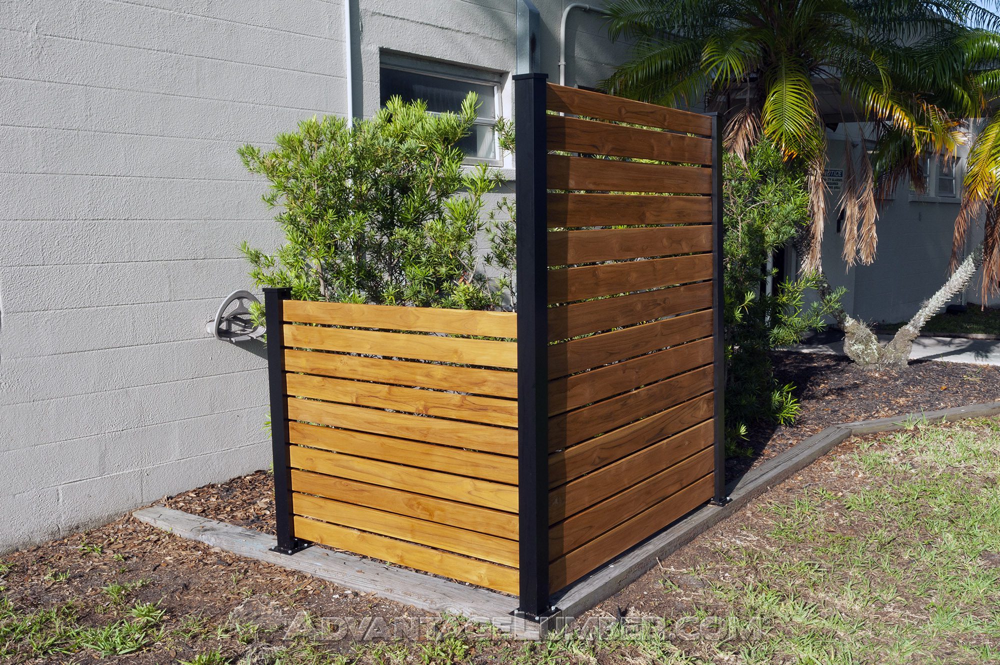 Horizontal Wood Privacy Fences Gaining in Popularity - AdvantageLumber Blog