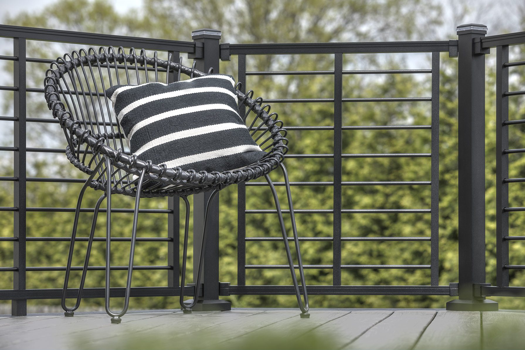 Trex Signature Railing: Upgrade Your Outdoor Space - AdvantageLumber Blog